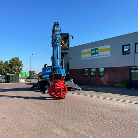 Nieuwe flexibele overslag kraan - HRM Containers
